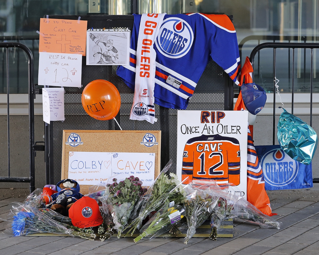 NHL: Bruins, Oilers to honor late Colby Cave
