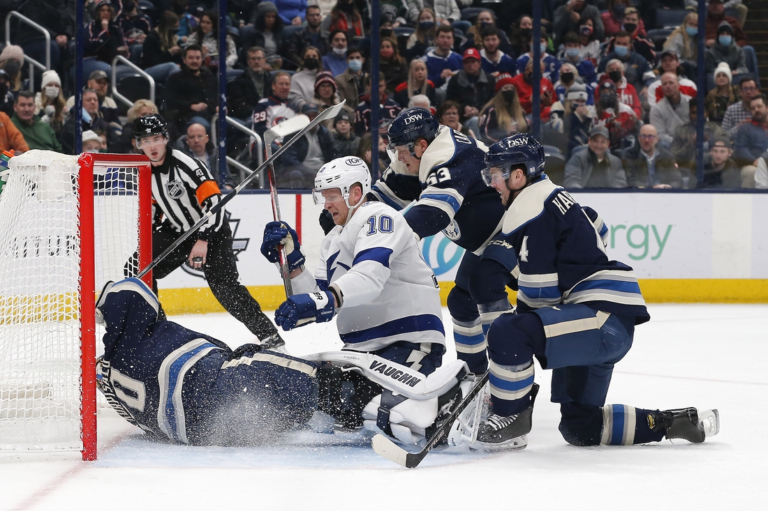 NHL: Lightning snap skid in blowout of Blue Jackets