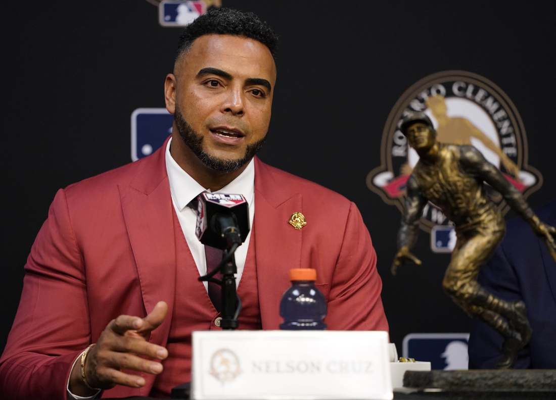 MLB: Clemente Award winners to wear No. 21 on caps