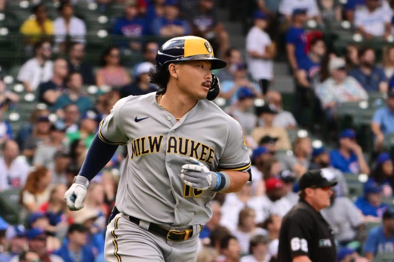 MLB: Keston Hiura goes long twice as Brewers rally past Cubs