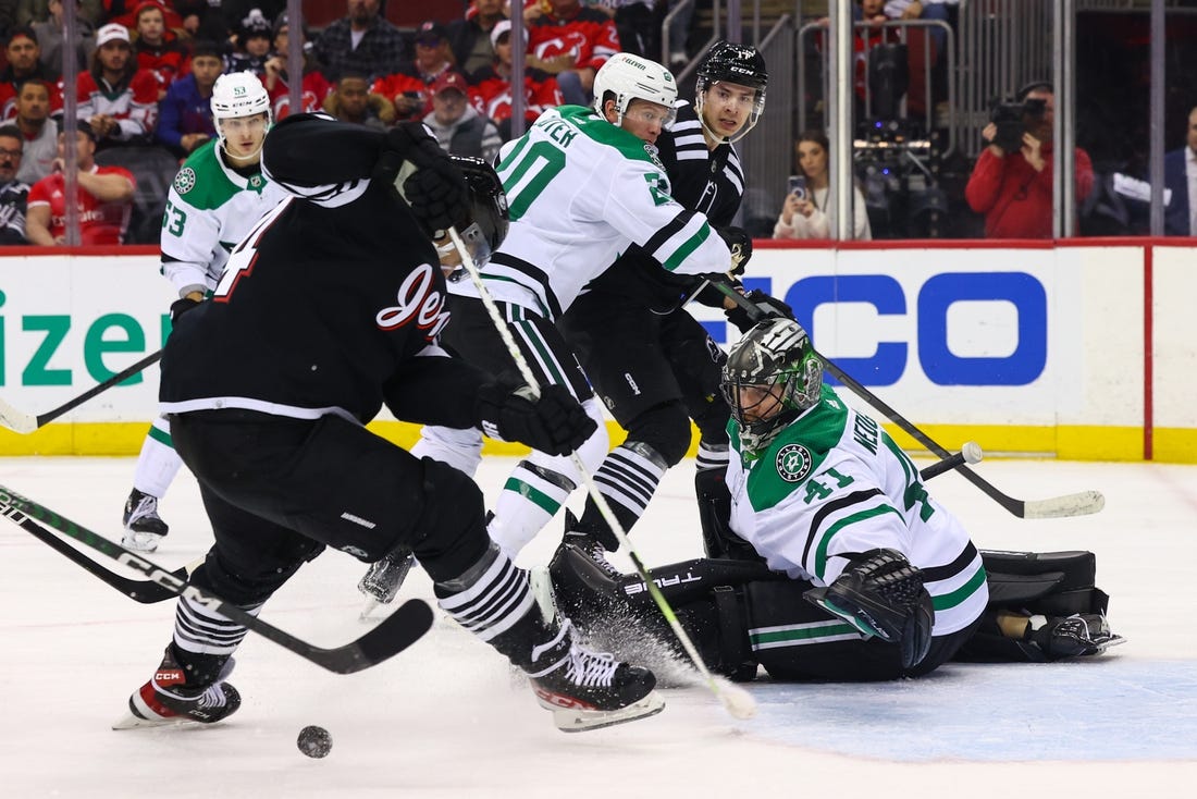 NHL: Ex-Devil Scott Wedgewood guides Stars to victory vs. former team
