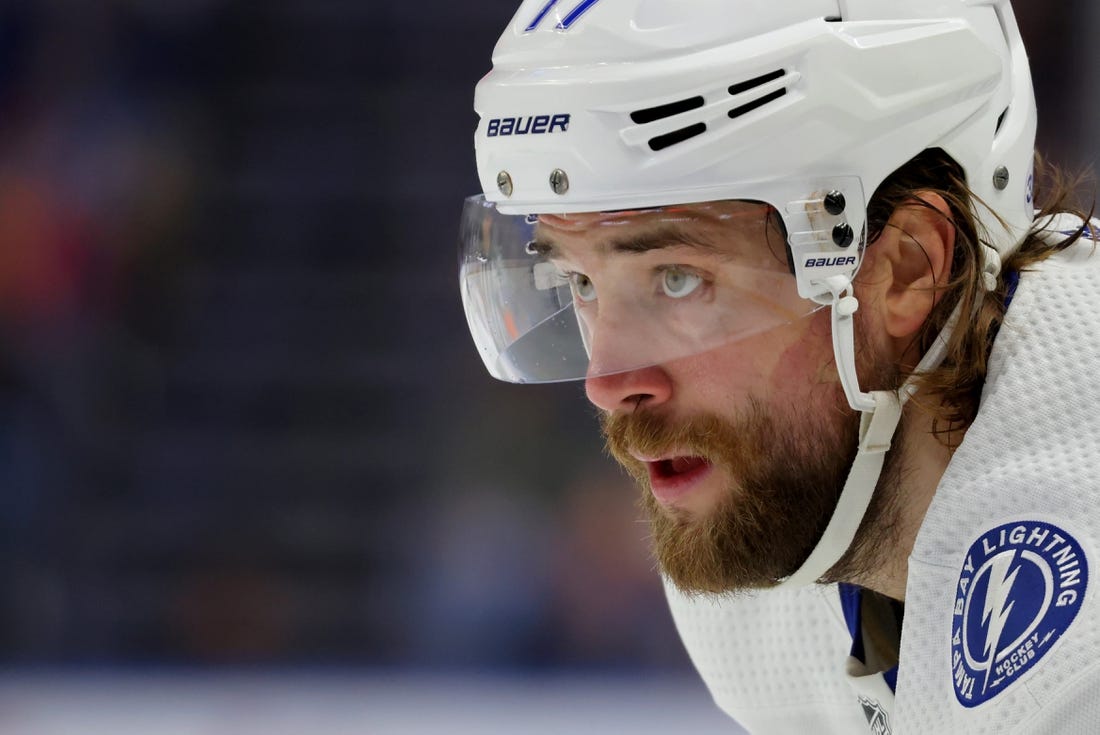 NHL: Lightning D Victor Hedman out vs. Flyers