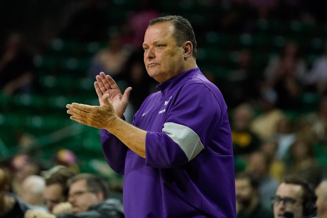 NCAAB: Billy Gillispie gets contract extension at Tarleton State