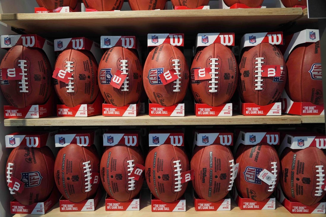 NFL: Former Bears, Colts GM Bill Tobin dies at 83