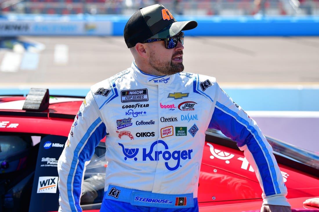NAS: Ricky Stenhouse Jr. signs contract extension with JTG Daugherty Racing