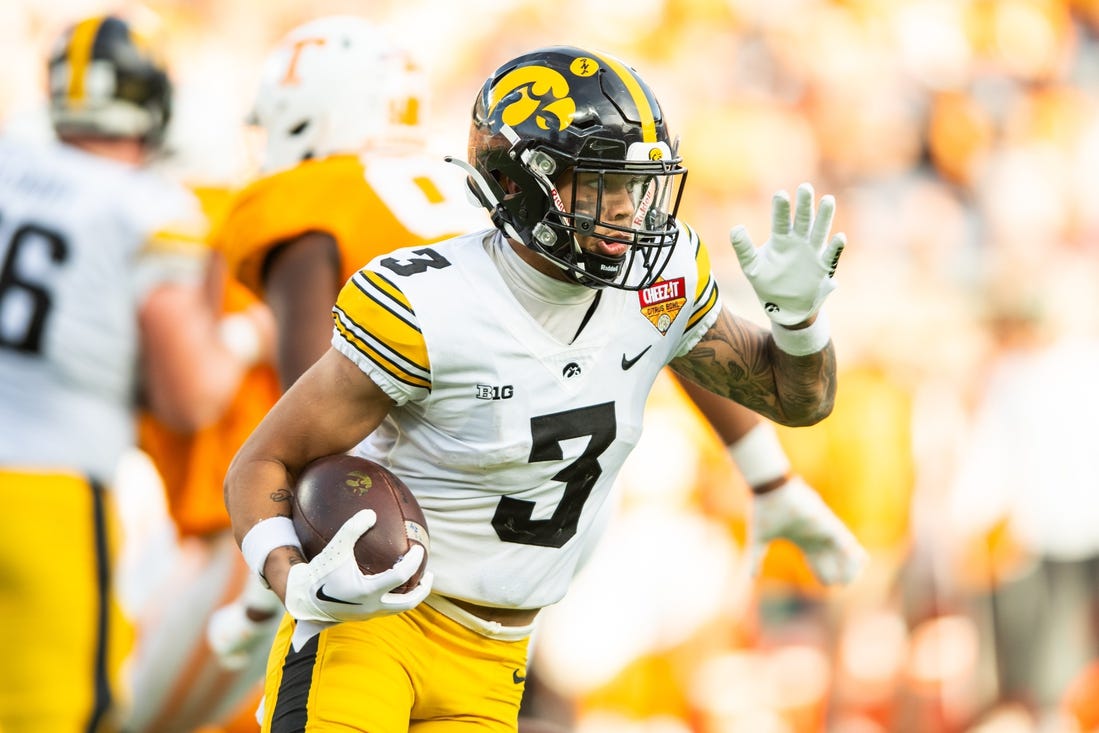 NCAAF: Iowa WR Kaleb Brown arrested on OWI charge