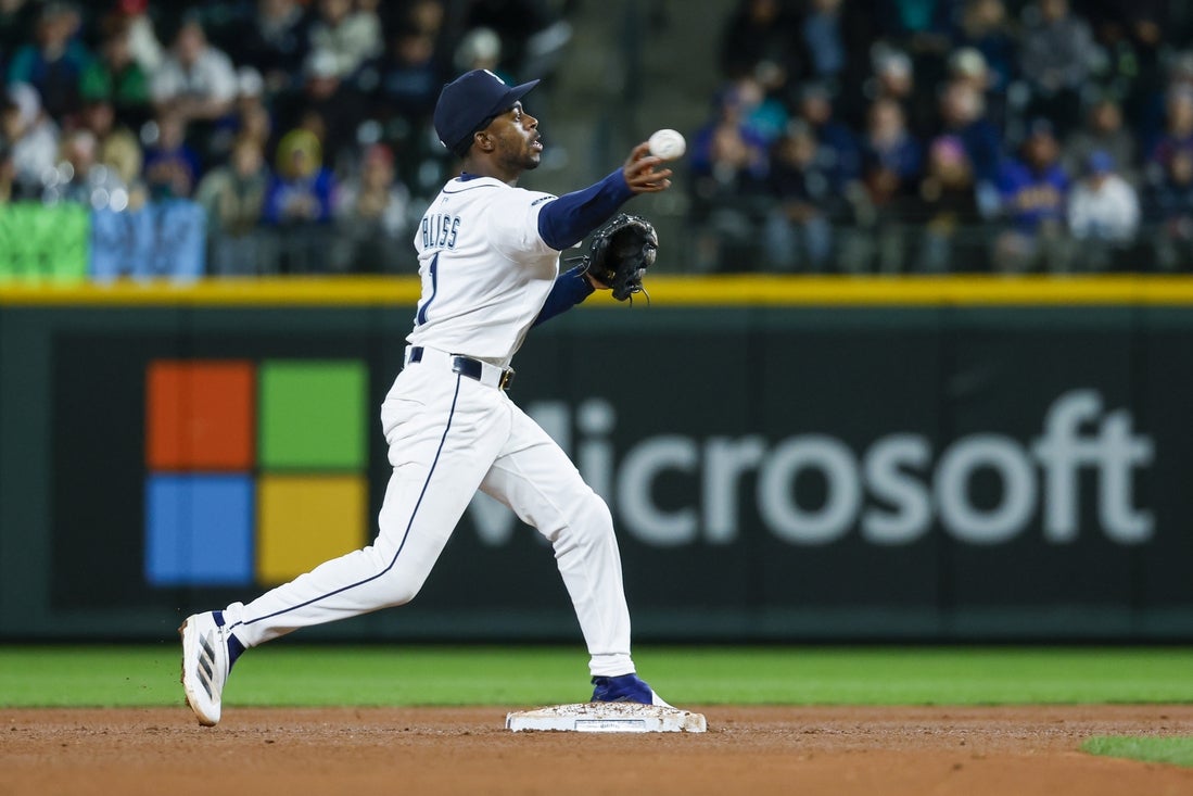 MLB: Mariners 2B Ryan Bliss to undergo biceps surgery